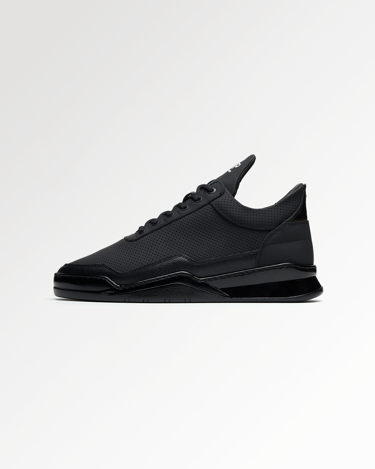 Low Top Ghost Tech Black - Filling Pieces